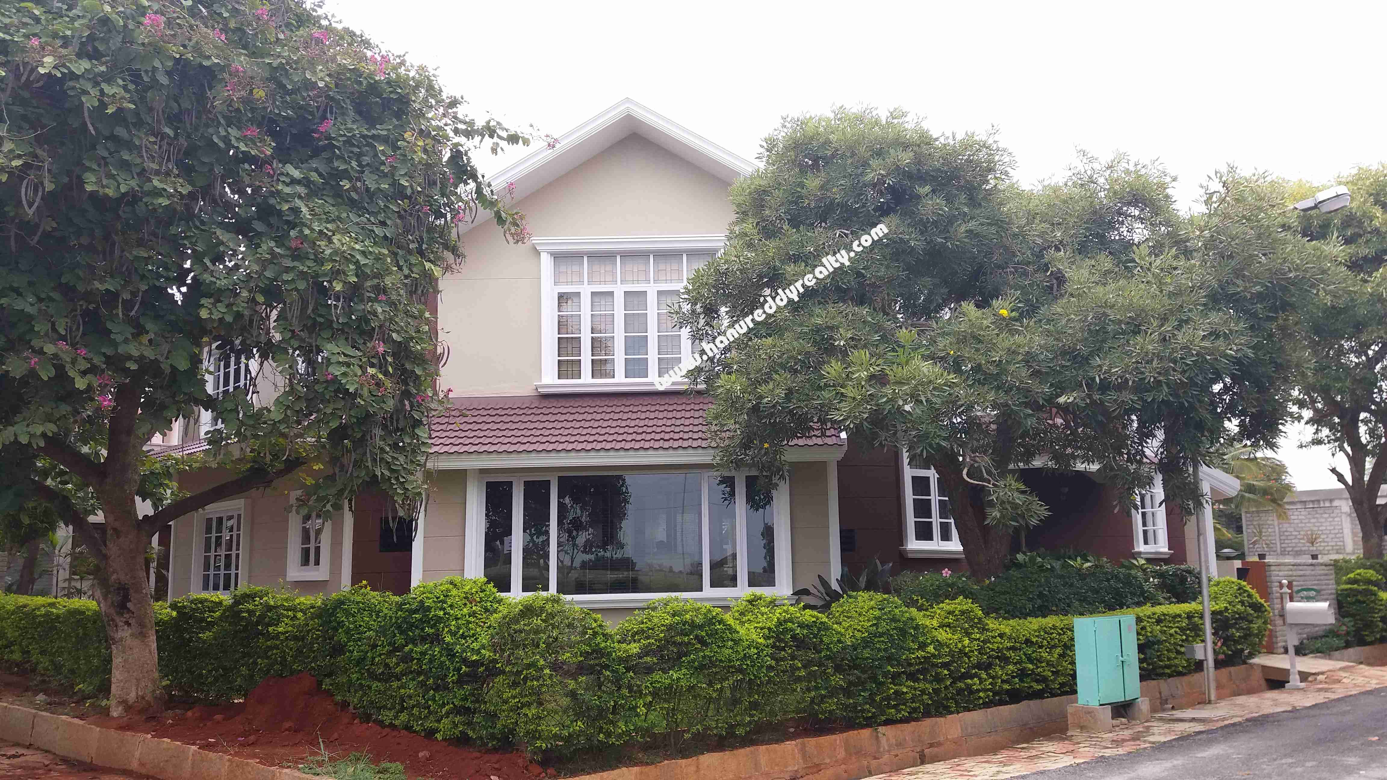 Independent Villa for Sale in Hollywood Town, New Airport Road ...